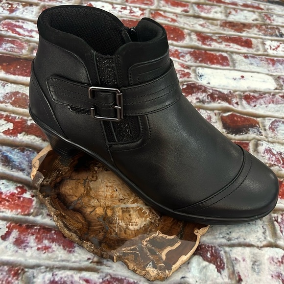 Bioheels | Shoes | Bio Heels Black Ankle Boots | Poshmark